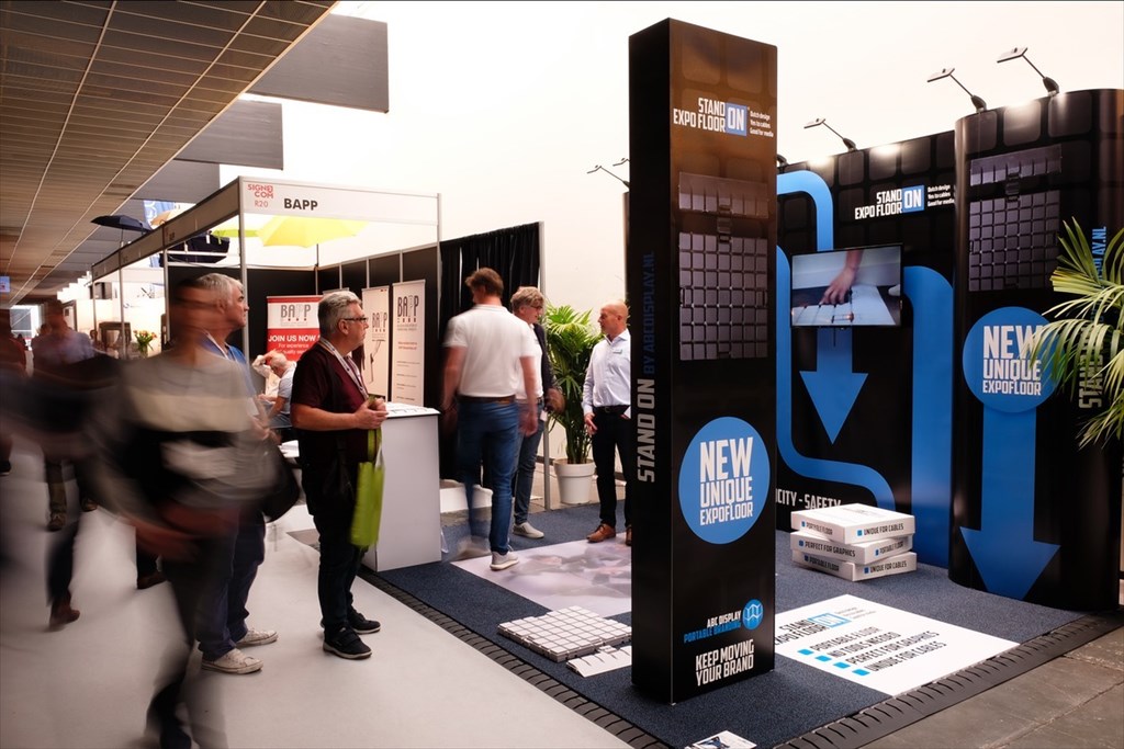 Visitors' profile SIGN2COM